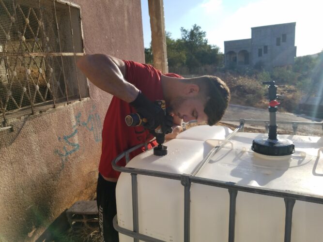 How to Build a Biogas Digester – Mother Earth News